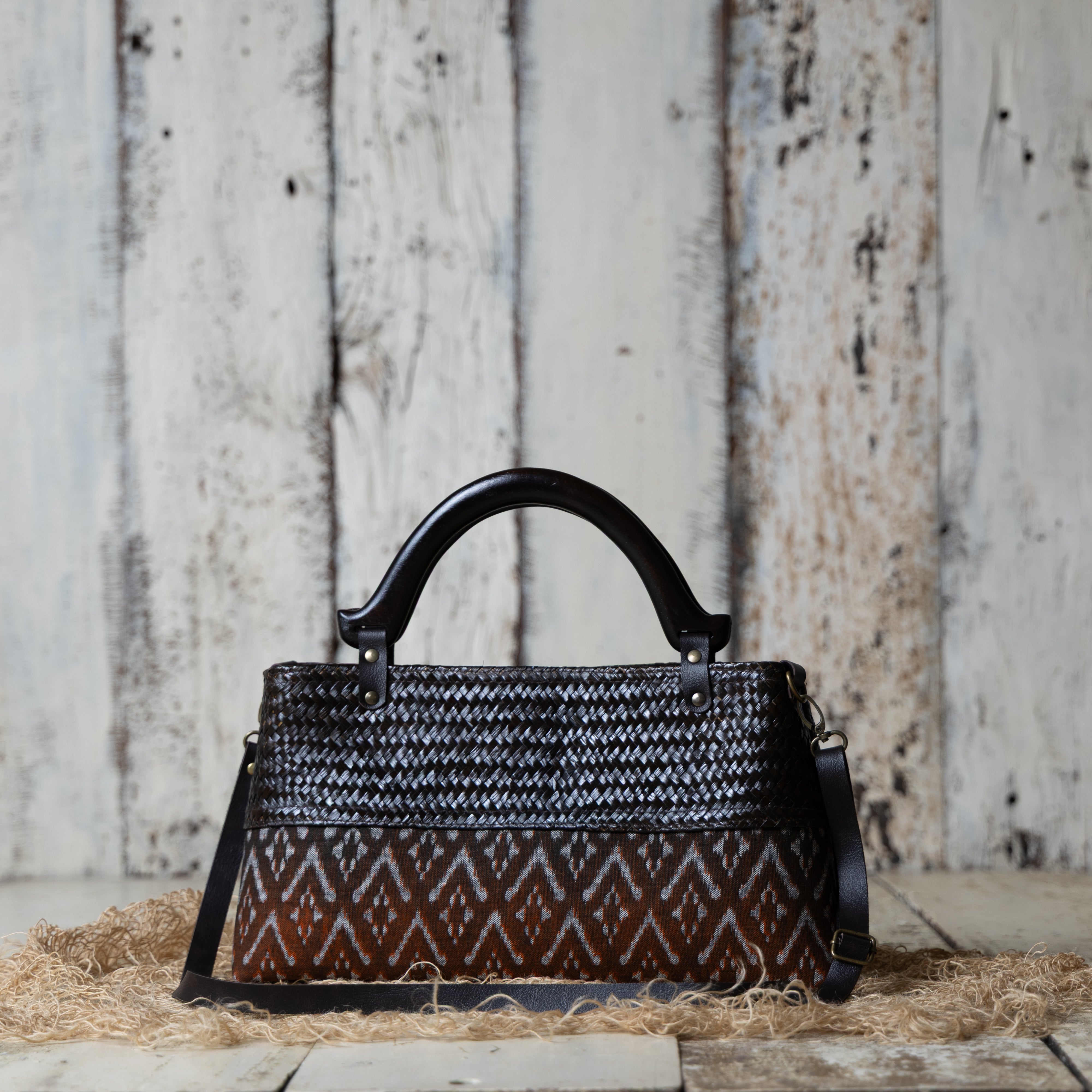 Classic Ikkat Bag (Tan Brown) – Alankrit Stories